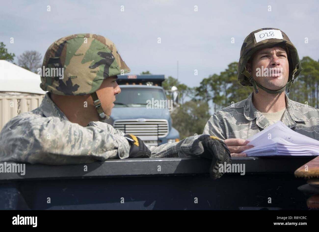 Emergency airfield lighting system hi-res stock photography and images ...