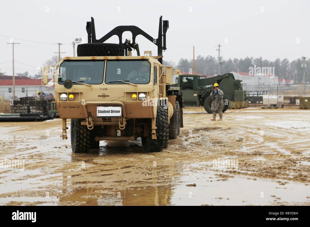 Palletized load system m1075a1 hi-res stock photography and images - Alamy