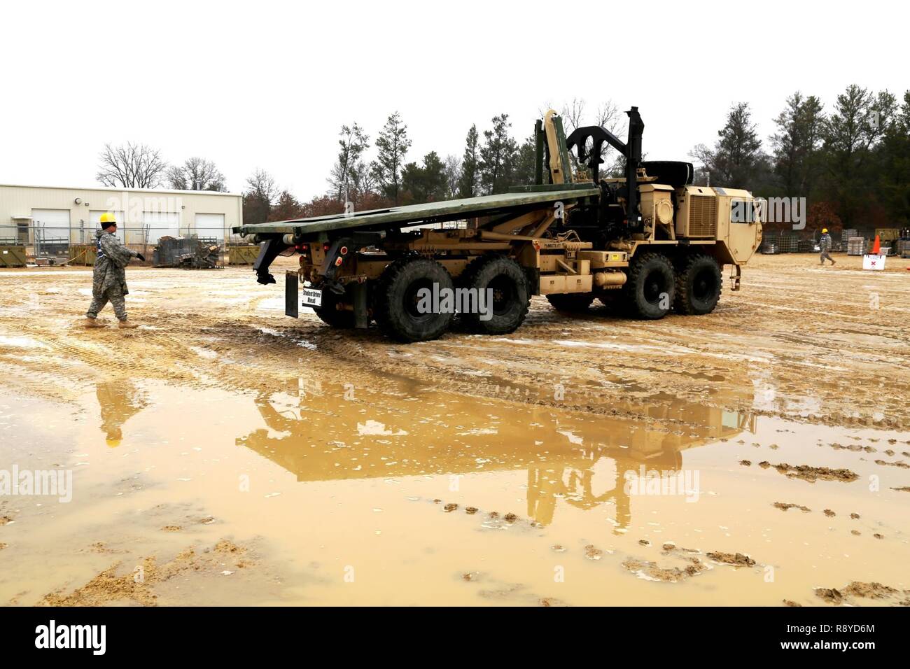 M1075a1 hi-res stock photography and images - Alamy