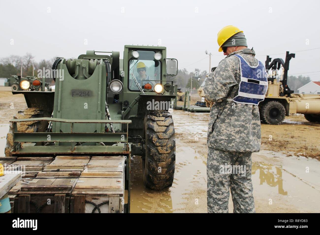 All terrain army lifter system hi-res stock photography and images - Alamy