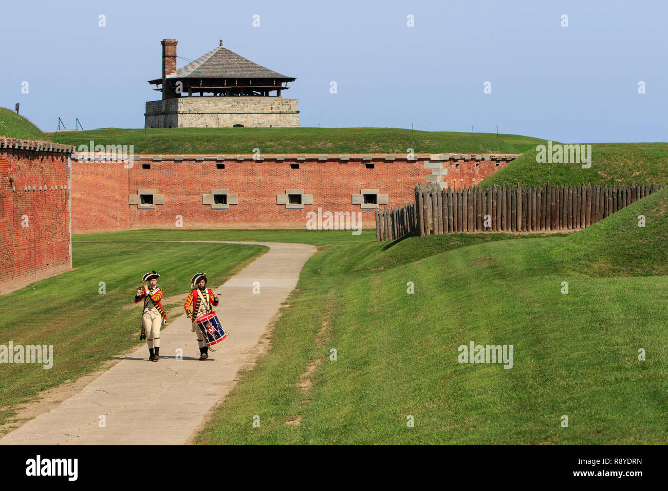 Fife and drum reenactors at old fort niagara state park hi-res stock ...