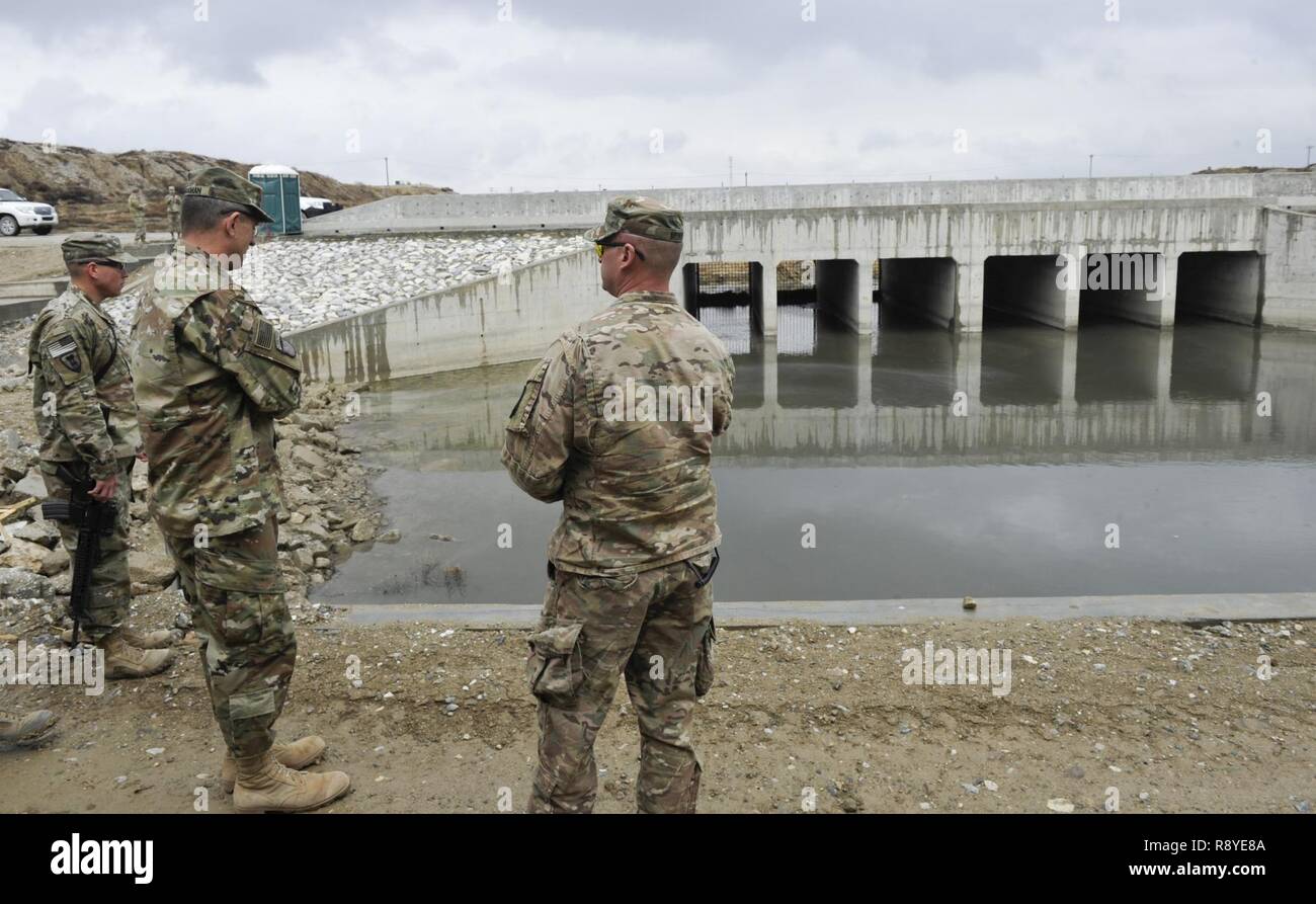 Afghanistan military perimeter hi-res stock photography and images - Alamy