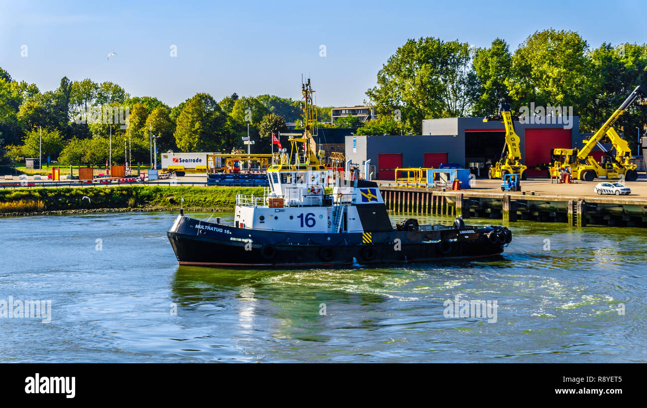 Dutch tug hi-res stock photography and images - Alamy