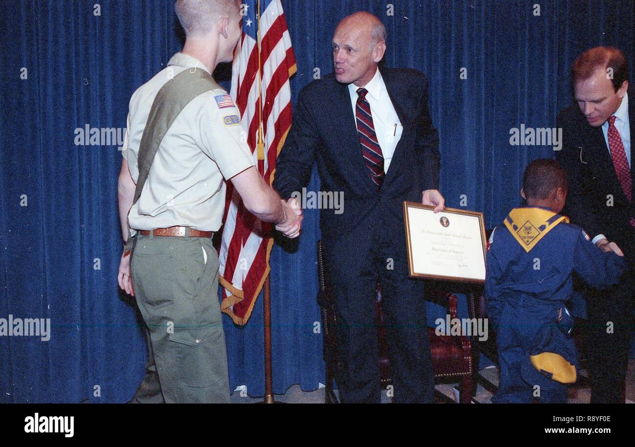 ROSKENS- END HUNGER AWARDS 1990 - Handshake to accept award Stock Photo ...