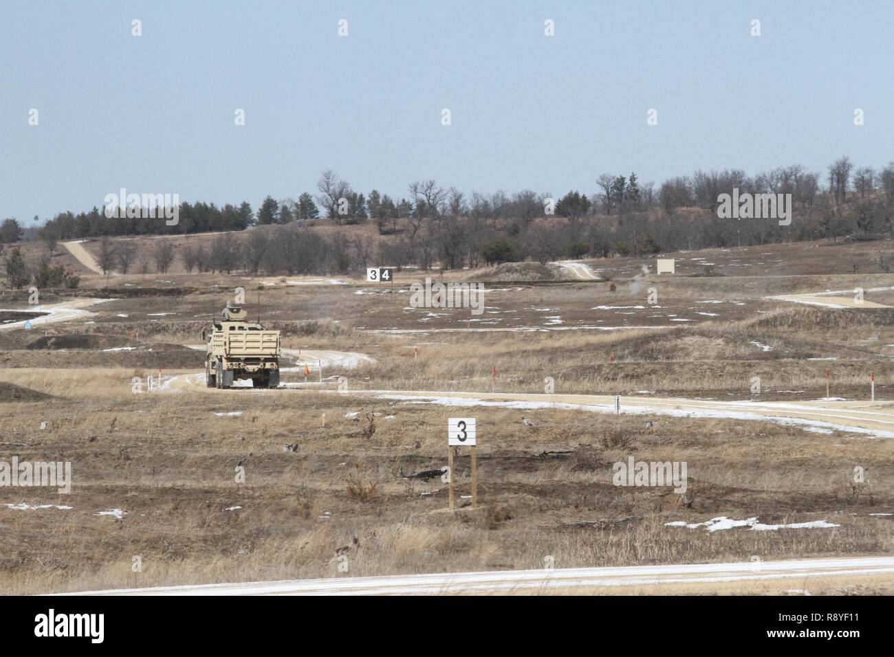 U.S. Army Reserve Soldiers with 327th Engineer Company, 416th Theater ...