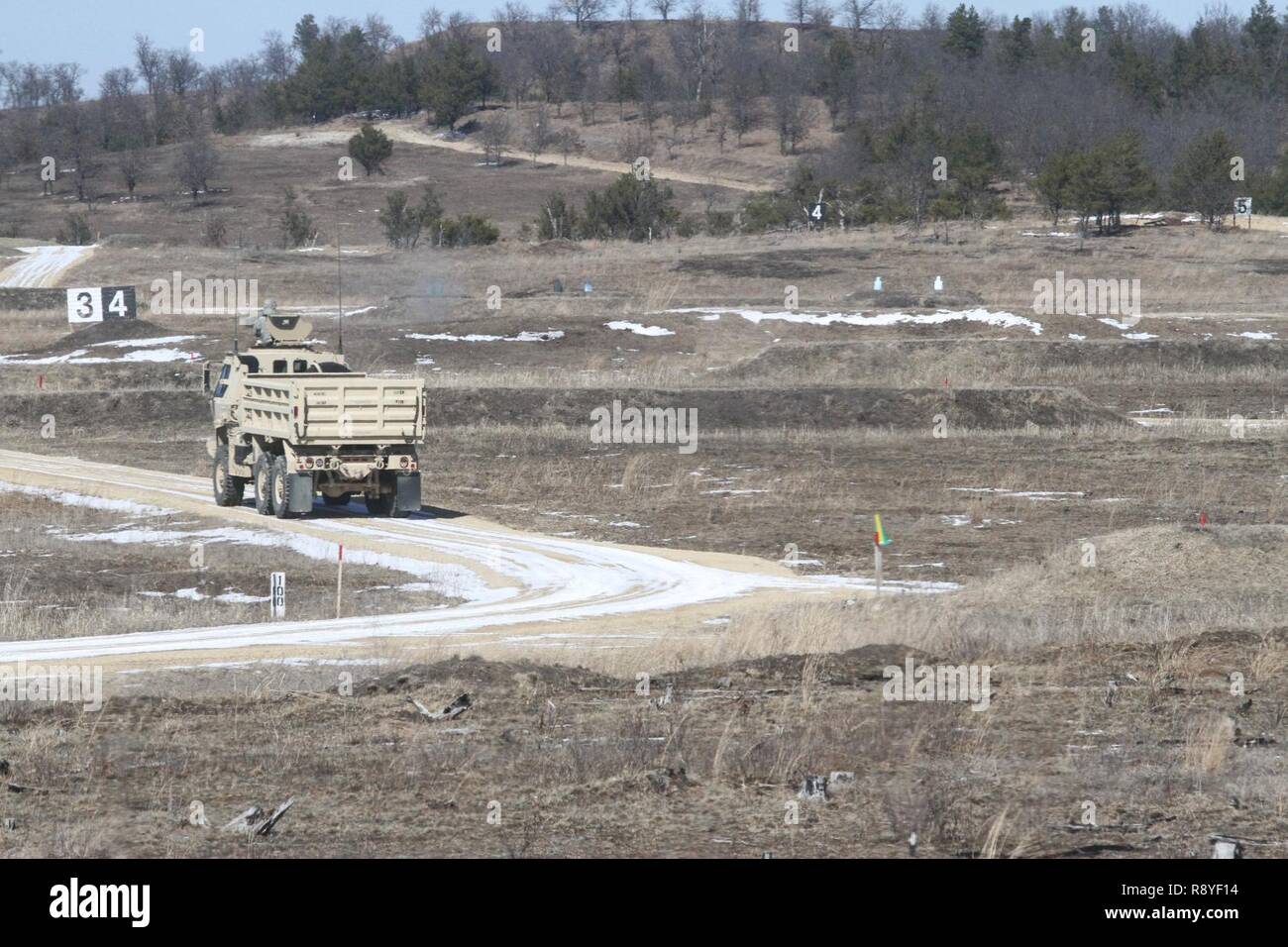 U.S. Army Reserve Soldiers with 327th Engineer Company, 416th Theater ...
