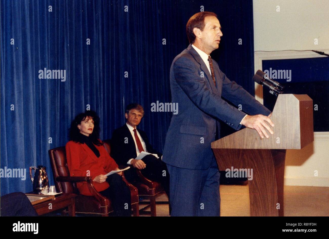 ROSKENS- END HUNGER AWARDS 1990 - Man speaking at the podium Stock ...