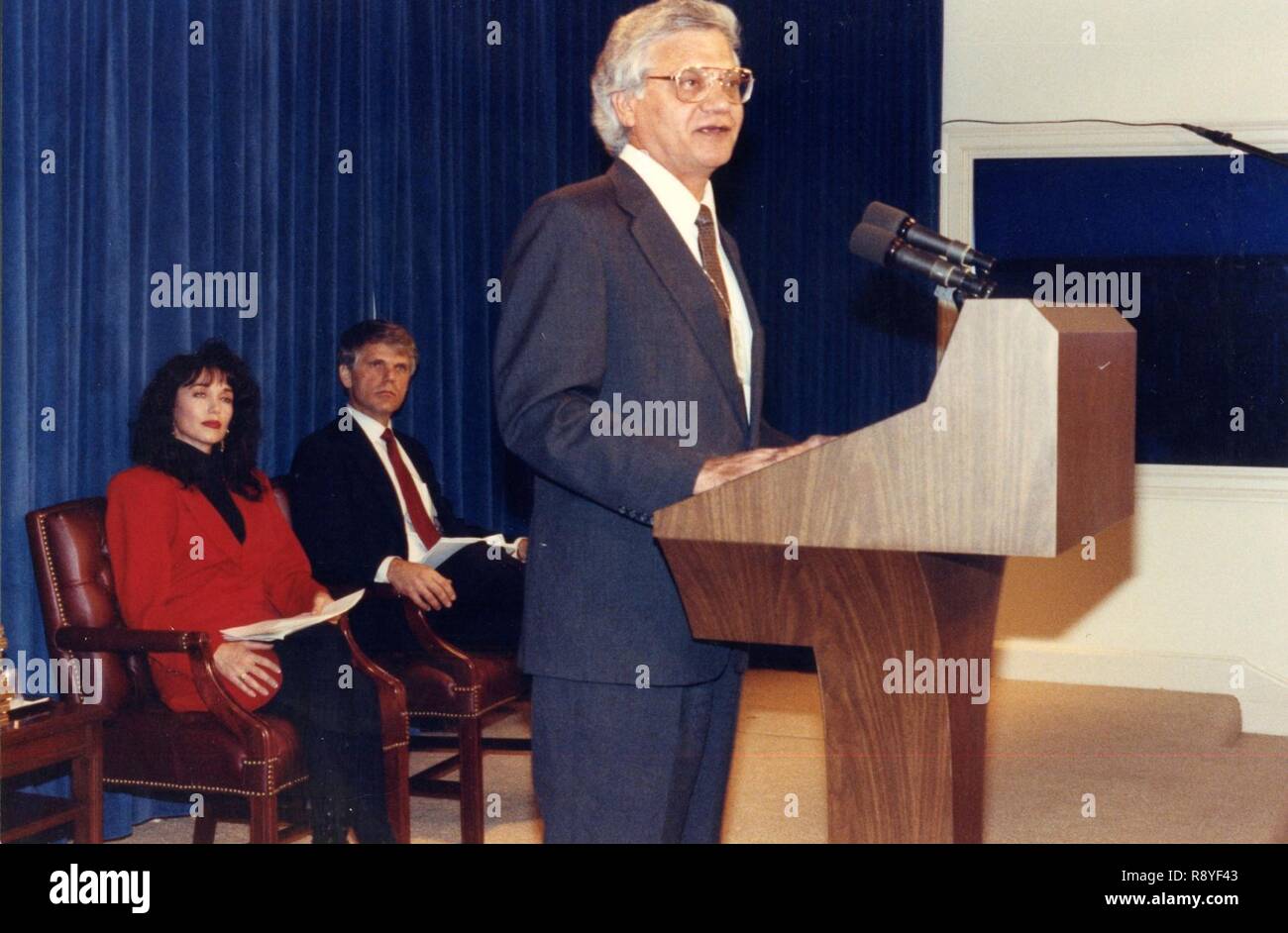 ROSKENS- END HUNGER AWARDS 1990 - Awardee speaking at podium Stock ...