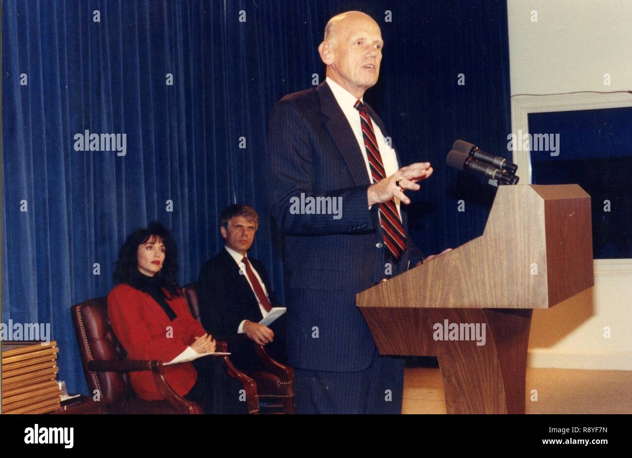 ROSKENS- END HUNGER AWARDS 1990 - Man speaking at the podium Stock ...