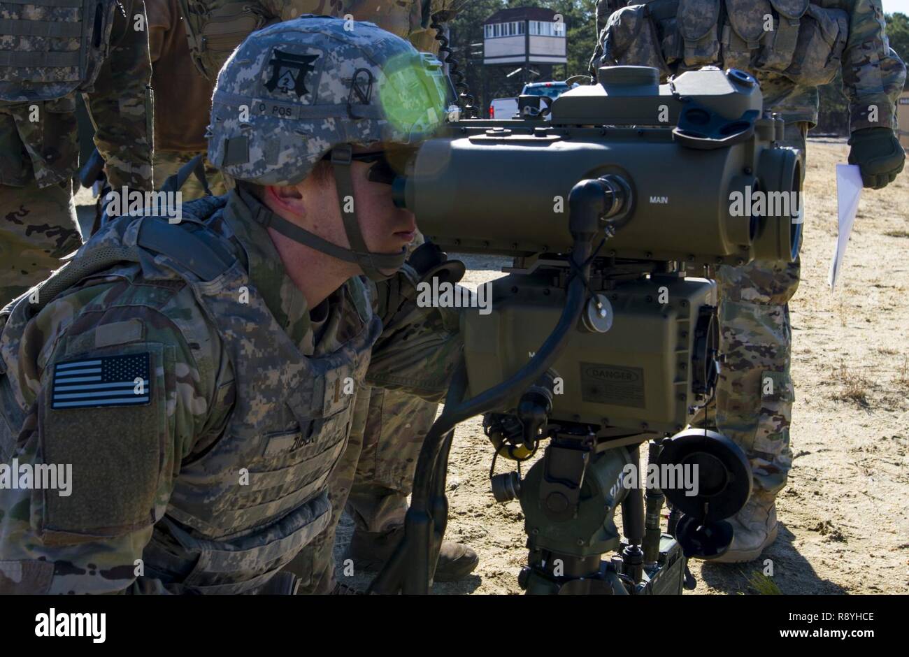 U.S. Army Soldiers assigned to the 101st Airborne Division (Air Assault ...