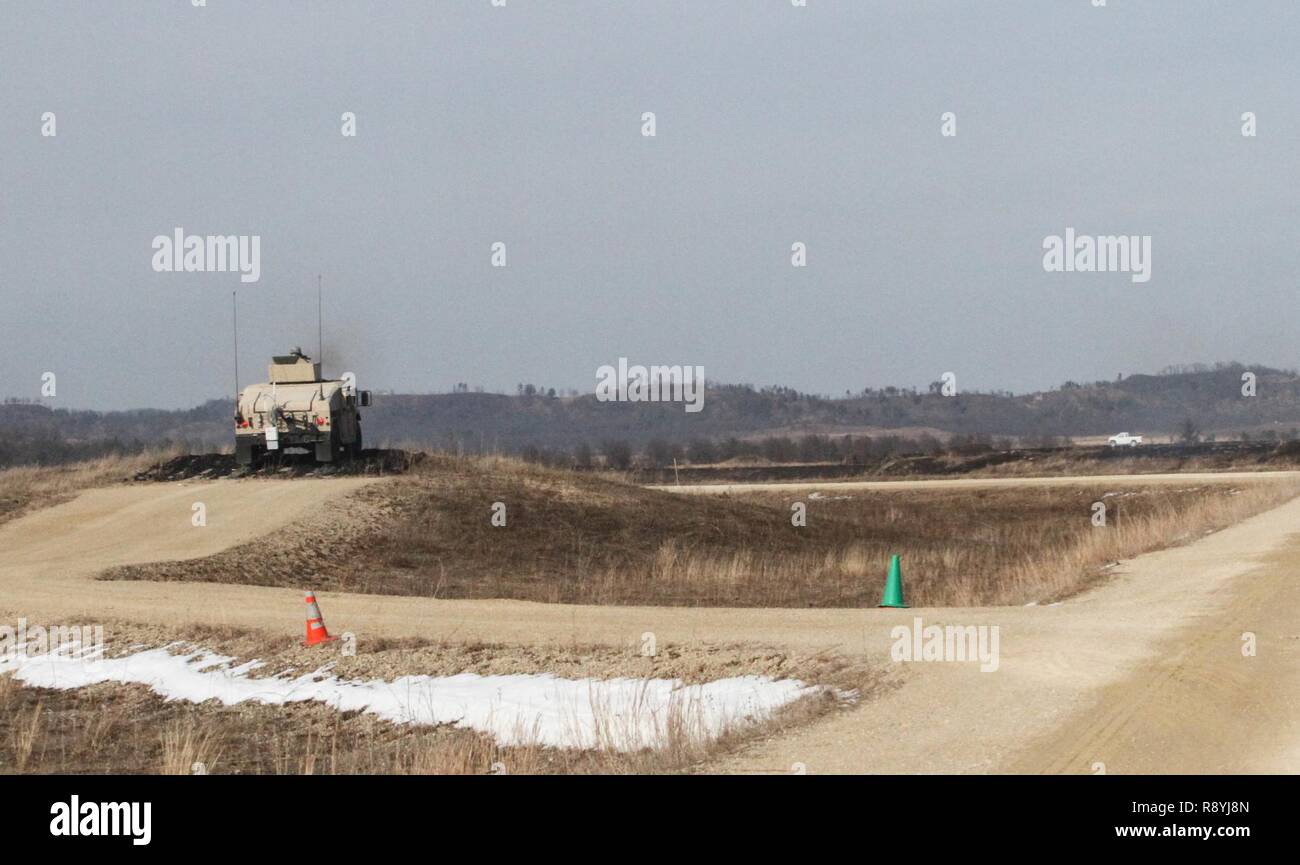 U.S. Army Reserve Soldiers with the 416th and 412th Theater Engineer ...