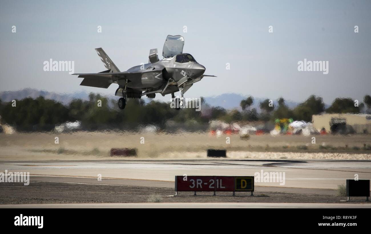 An F-35B Lightning II with Marine Fighter Attack Squadron 211 (VMFA-211 ...