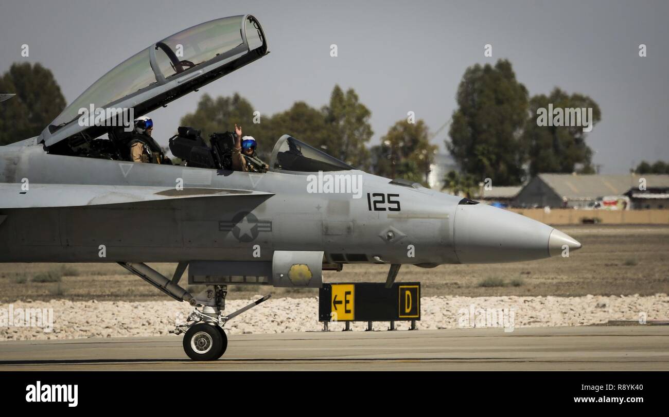 Strike fighter squadron 122 hi-res stock photography and images - Alamy