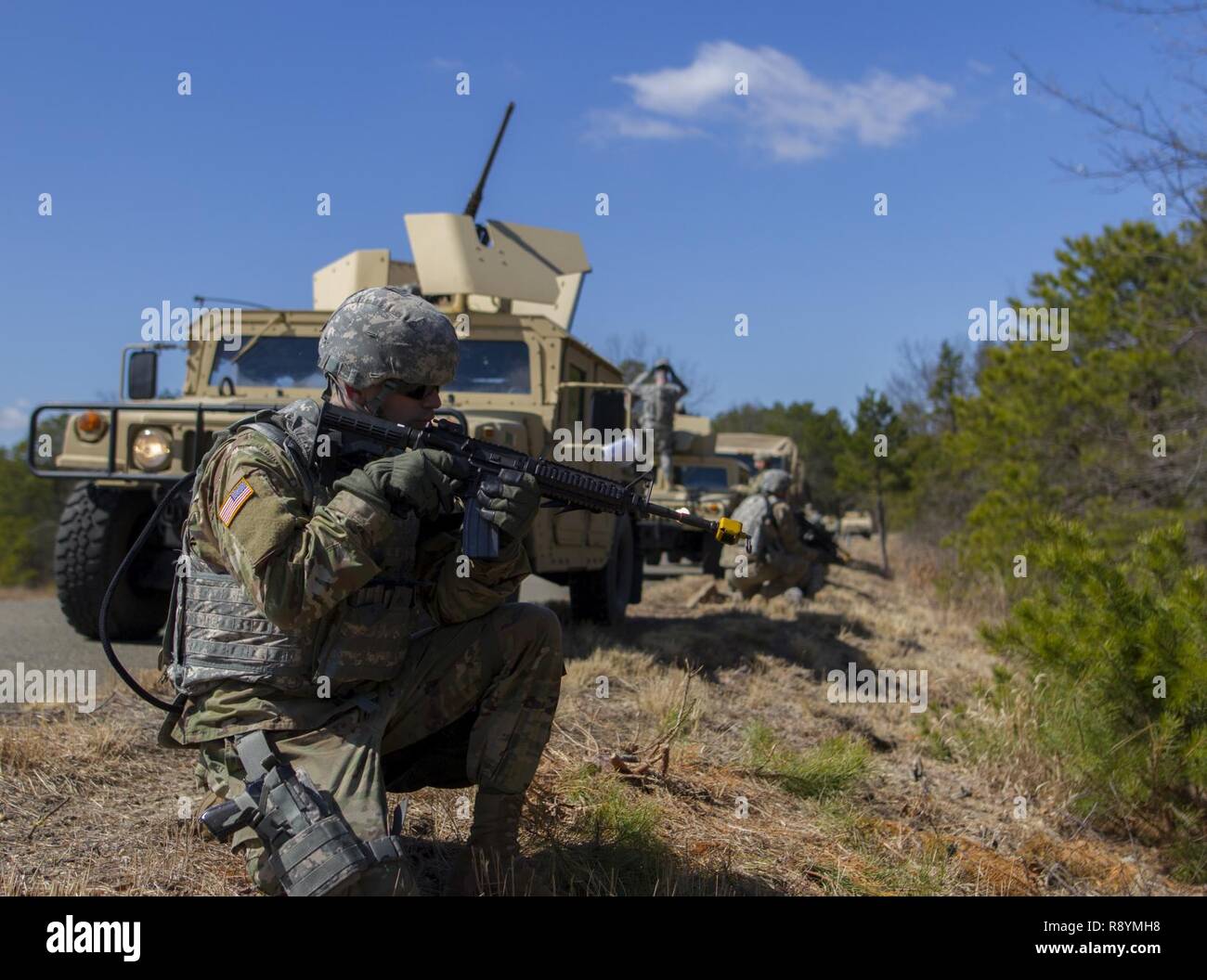 U.S. Army Reserve Soldiers assigned to the 423rd Military Police ...