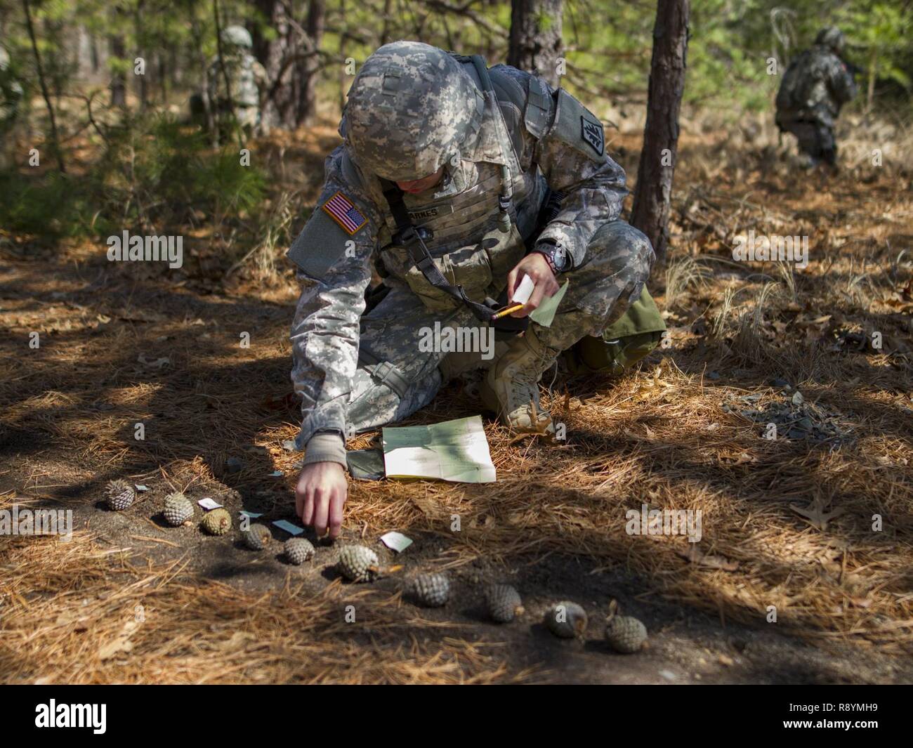 U.S. Army Reserve Soldiers assigned to the 423rd Military Police ...