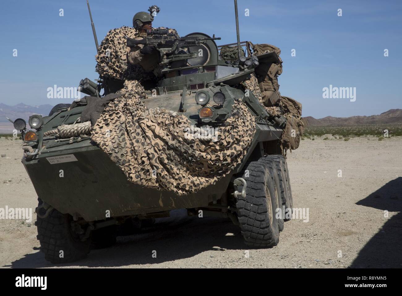 Marines with 3rd Light Armored Reconnaissance Battalion, 1st Marine ...