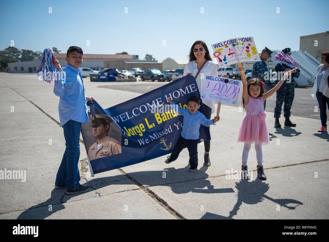 The family of a Littoral Combat Ship Crew 103 Sailor welcomes the crew ...