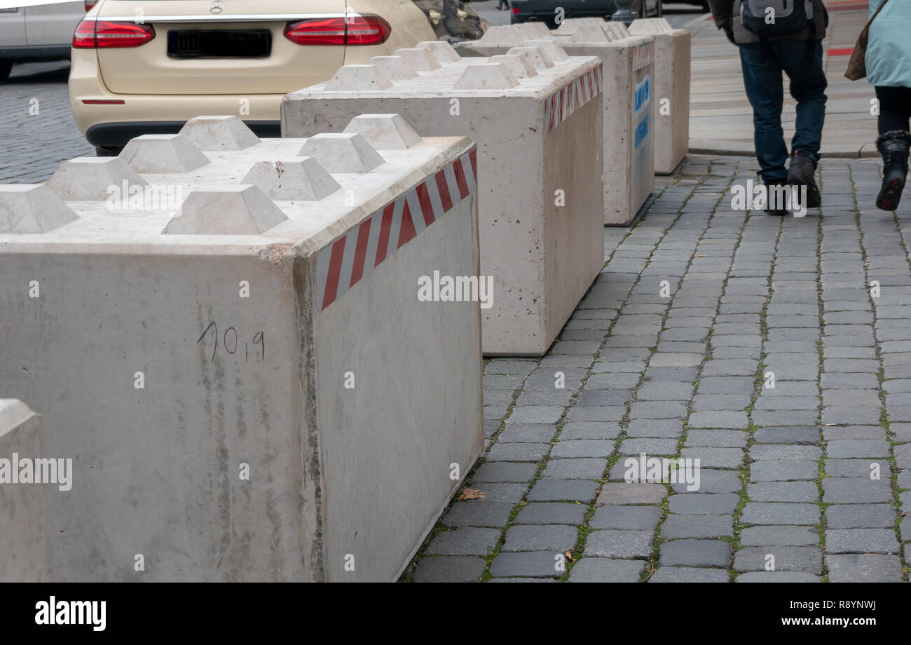 Safety concrete blockade hi-res stock photography and images - Alamy