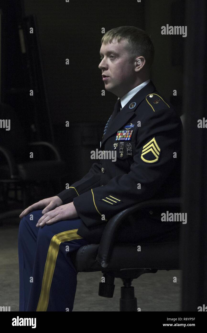 U.S. Army Staff Sgt. Brett Johnson, an instructor for 2nd Modular ...