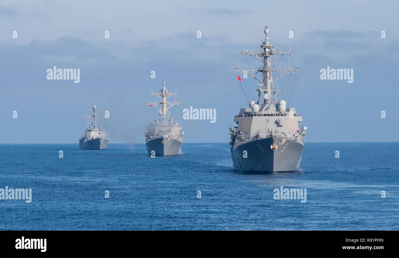 PACIFIC OCEAN (March 19, 2017) The guided-missile destroyers USS ...