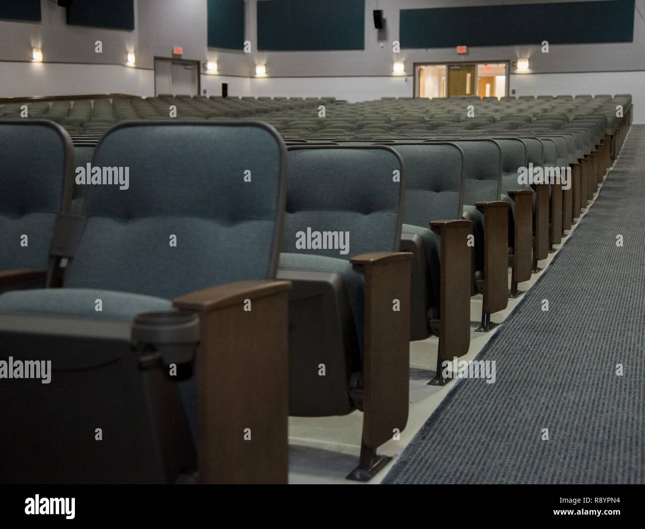 000 free seats hi-res stock photography and images - Alamy