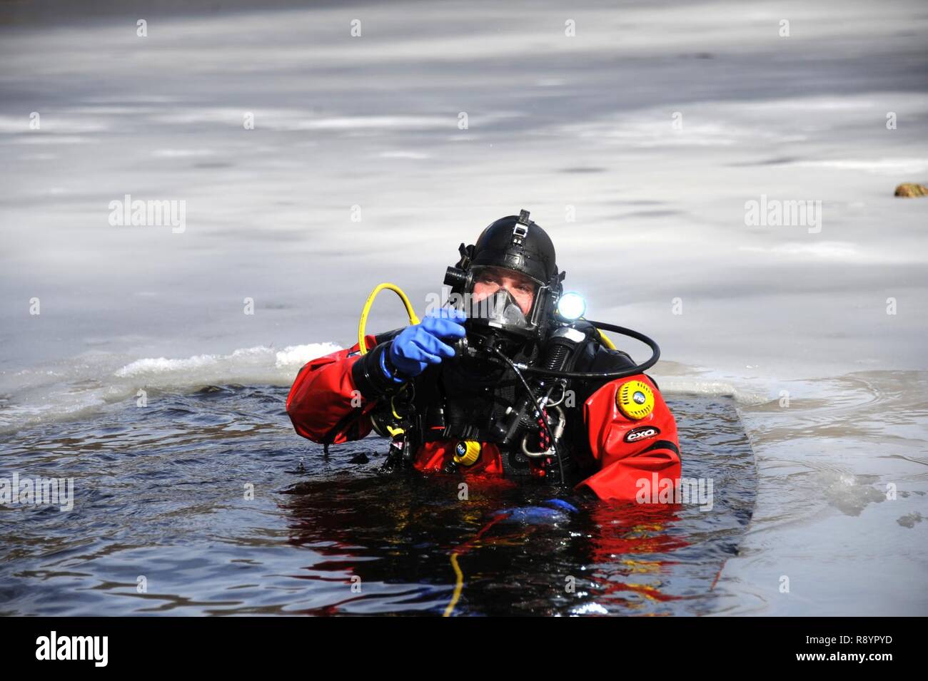 Fire department dive team hi-res stock photography and images - Alamy