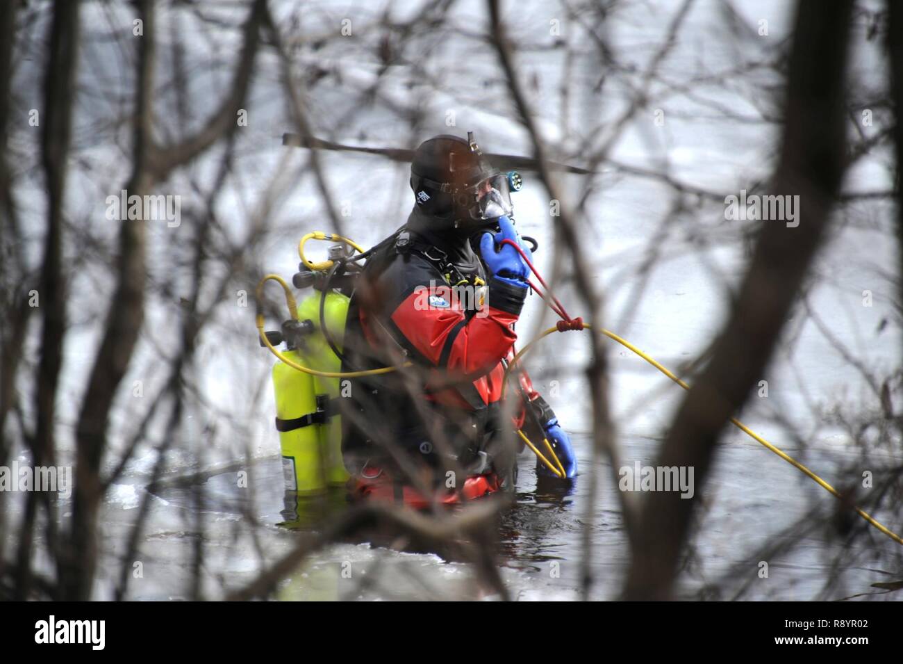 Fire department dive team hi-res stock photography and images - Alamy
