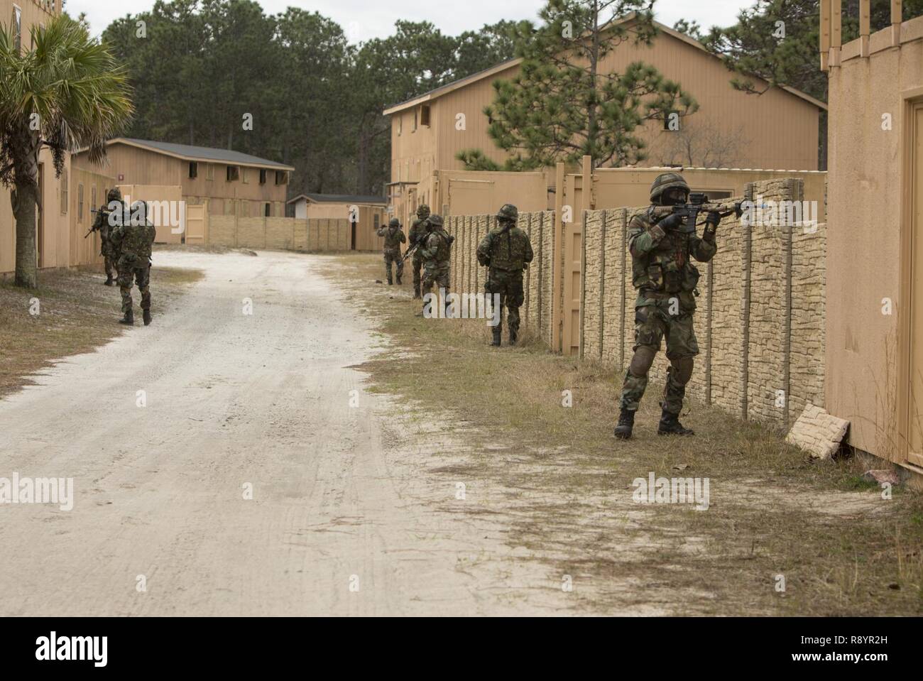 Royal Netherlands Marines with the Dutch Caribbean Forces conduct a ...