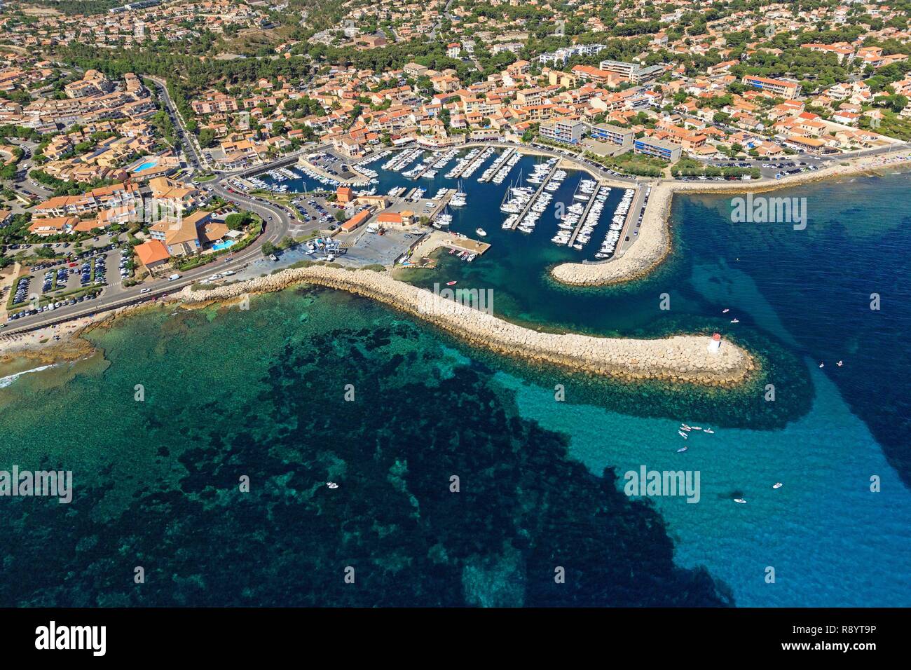 France, Bouches du Rhone, The Blue Coast, Sausset les Pins, the port ...