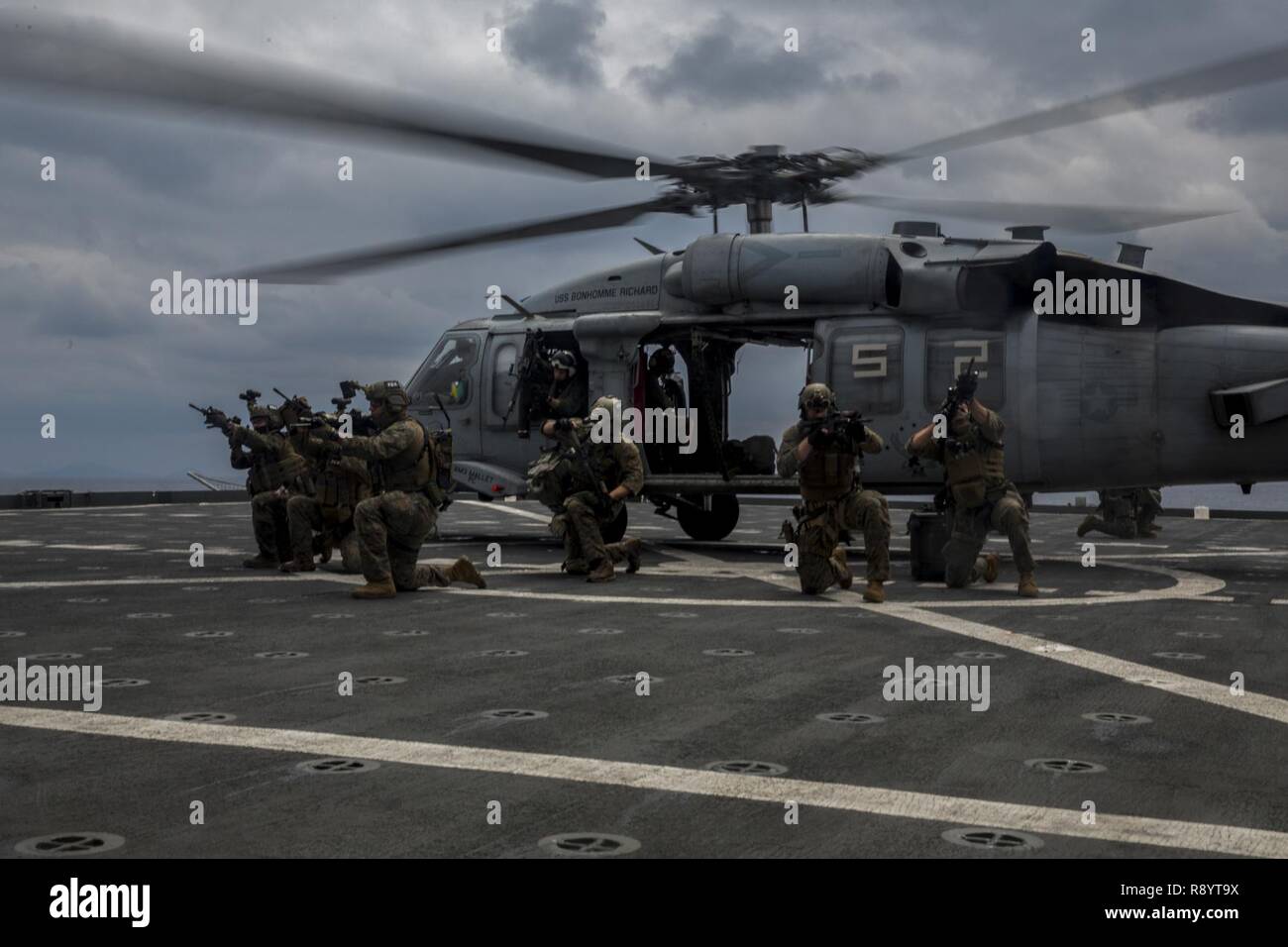 Force Reconnaissance Marines with the Maritime Raid Force (MRF), 31st ...