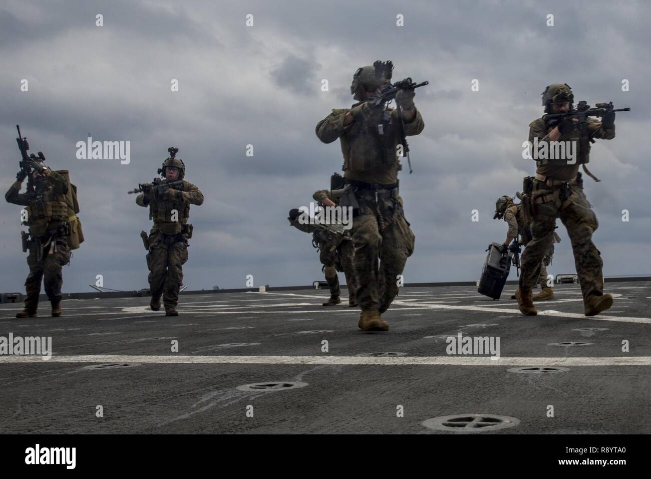 Force Reconnaissance Marines with the Maritime Raid Force, 31st Marine ...