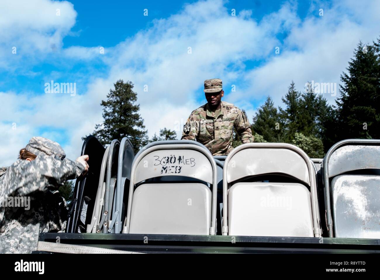 Soldiers from Headquarters and Headquarters Company, 301st Maneuver ...
