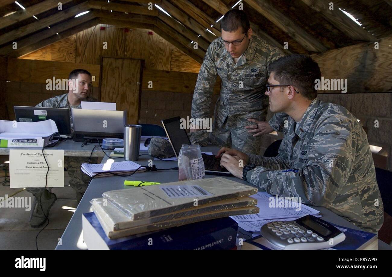 Setting up army base bases hi-res stock photography and images - Alamy