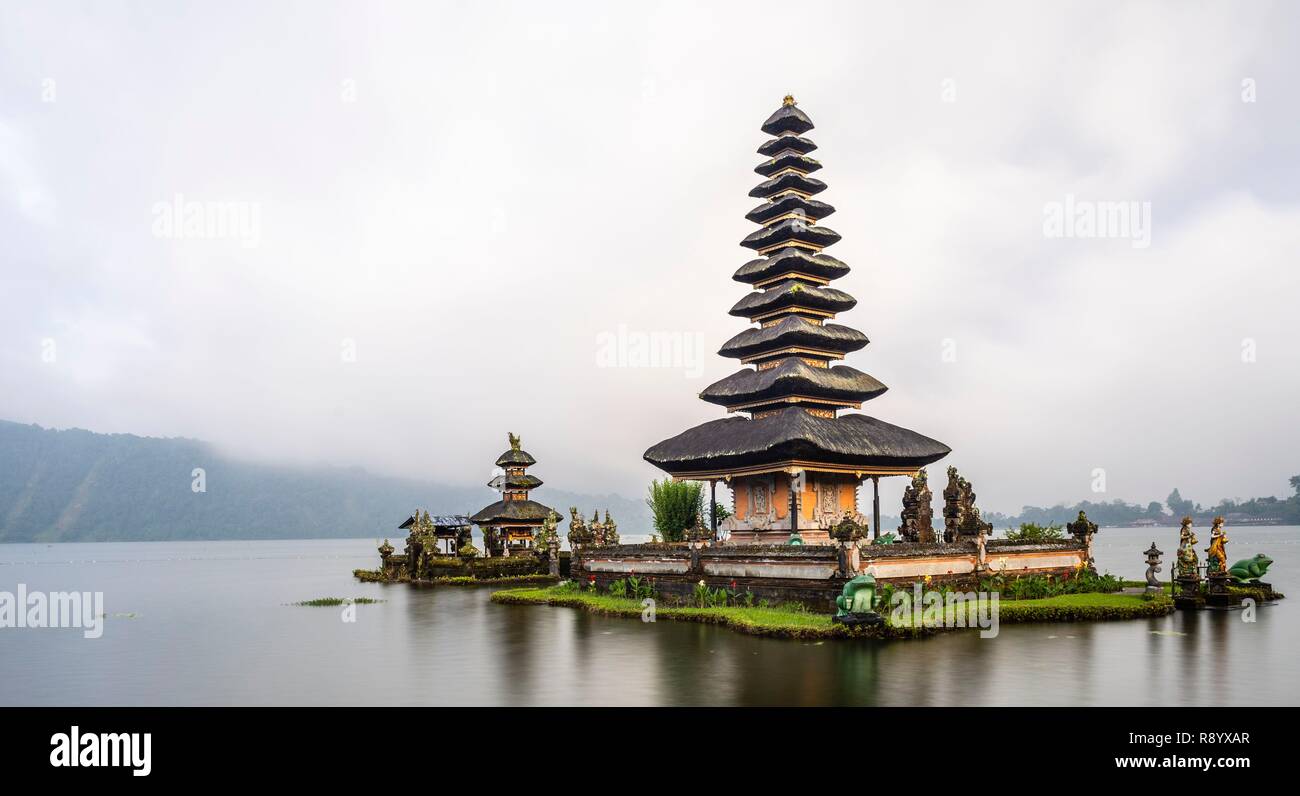 Indonesia, Bali, Bedugul, Pura Ulun Danu temple on Bratan lake Stock ...