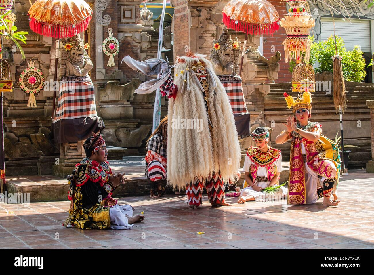 Indonesia, Bali, Ubud, Barong dancers (traditional dance Stock Photo ...