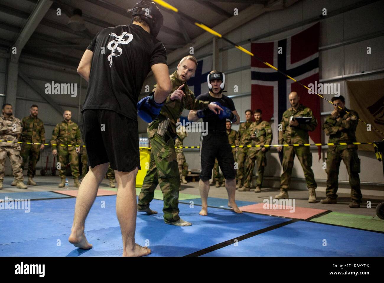 Modern army combatives hi-res stock photography and images - Alamy