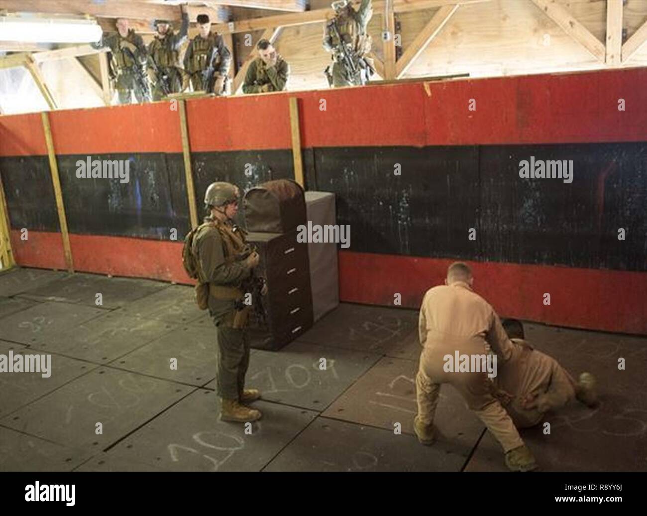 Cqb tactics hi-res stock photography and images - Alamy