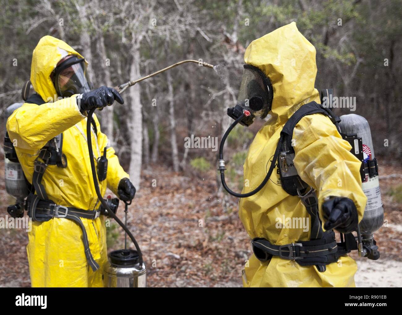 U.S. service members attending Naval School Explosive Ordnance Disposal ...