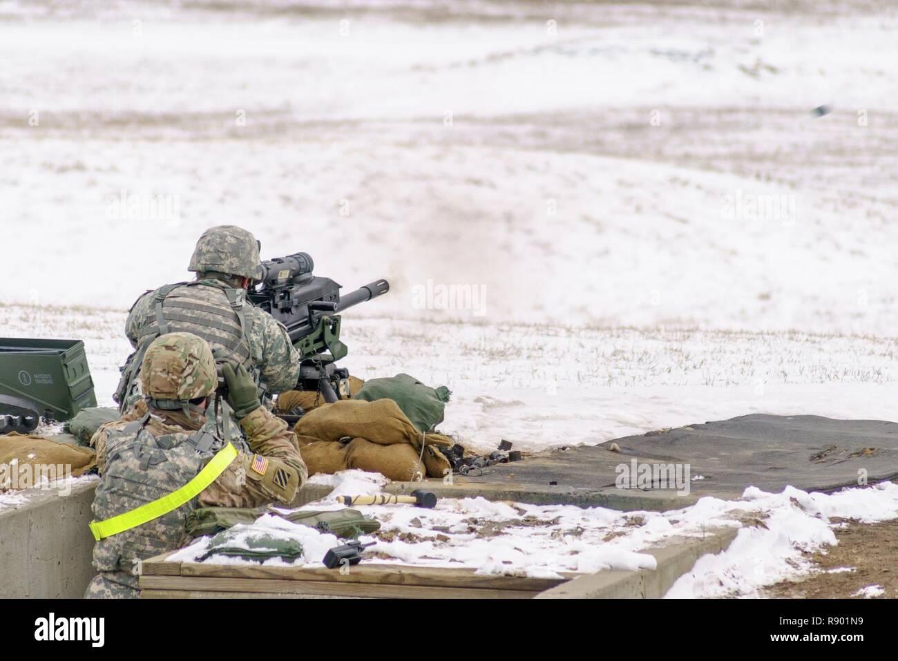 Mk 19 automatic grenade launcher hi-res stock photography and images ...