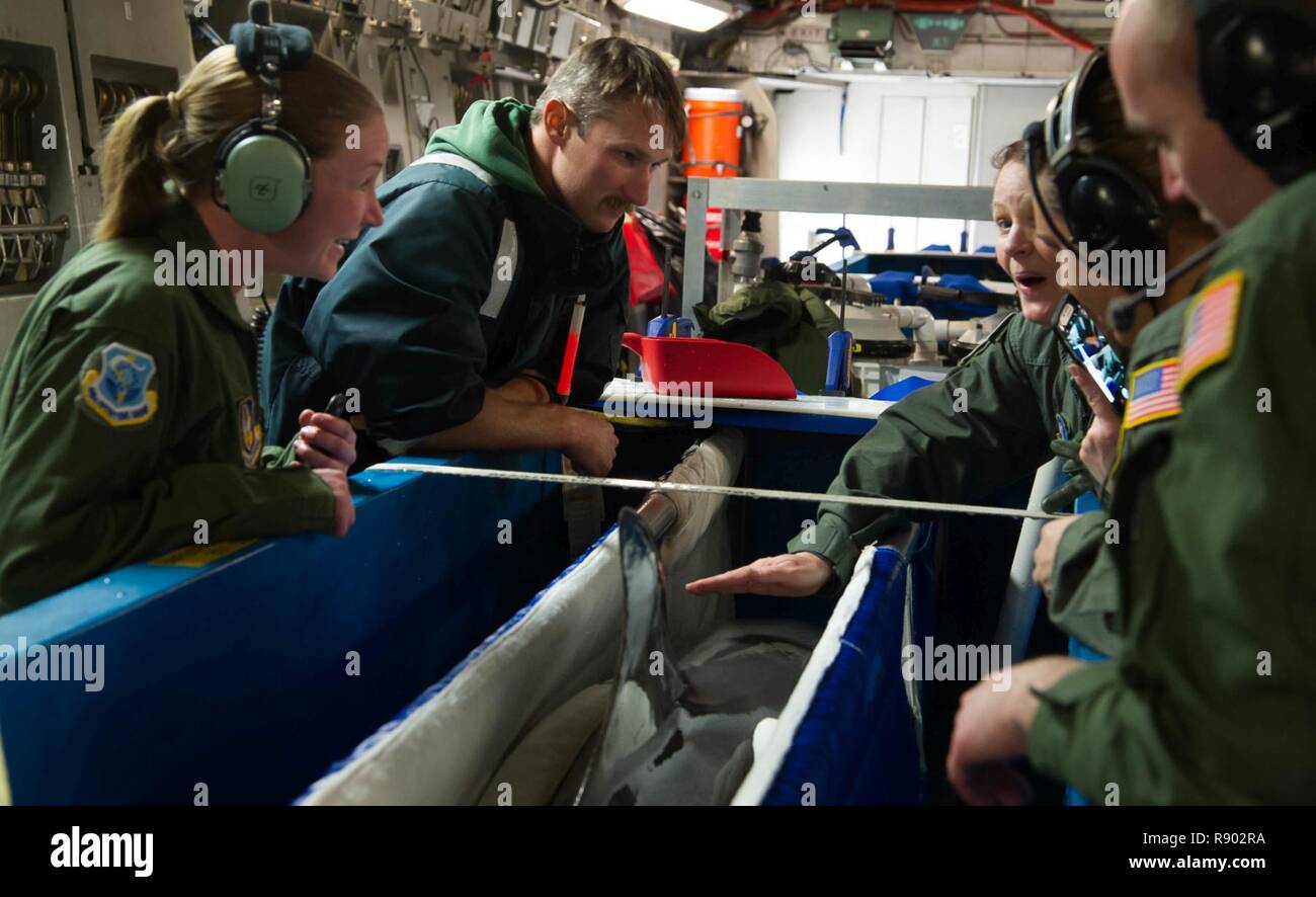 446th aeromedical evacuation squadron hi-res stock photography and ...