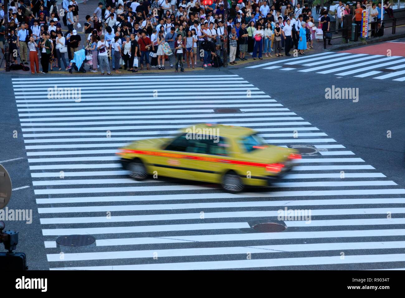 Japan, Honshu Island, Tokyo, Shibuya District, Shibuya Crossroads Stock ...