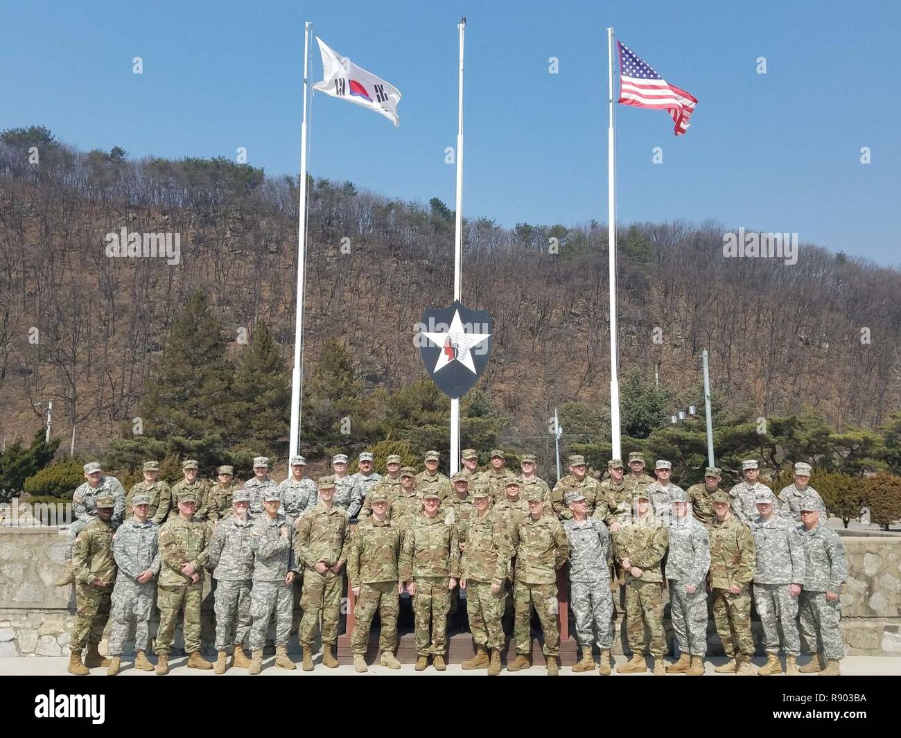 U.S. Army Soldiers of the New York National Guard's 27th Infantry ...