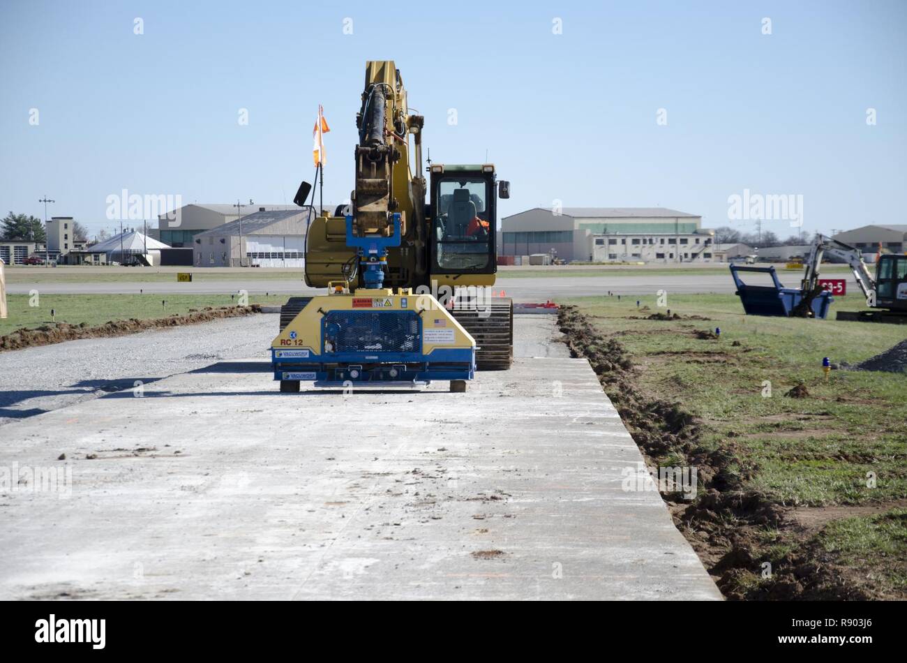 Construction equipment with suction devices that can lift concrete ...