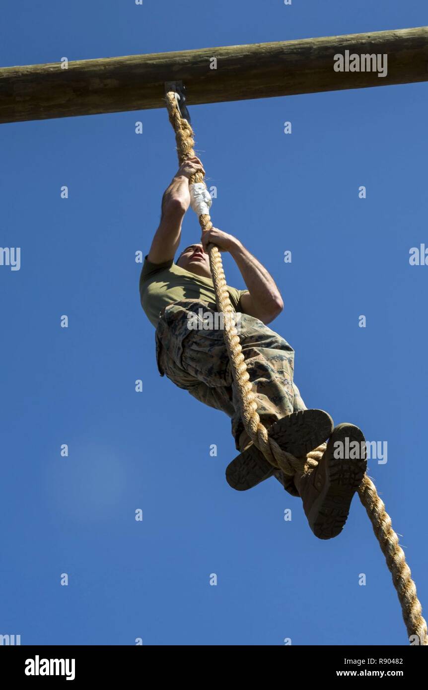 Obstacle course rope pull hi-res stock photography and images - Alamy