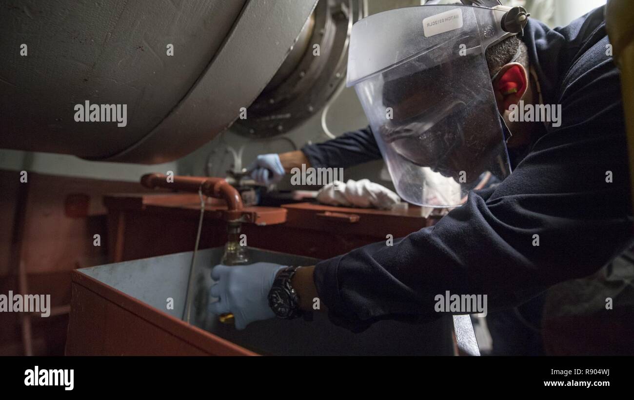 Engineering training team drill hi-res stock photography and images - Alamy