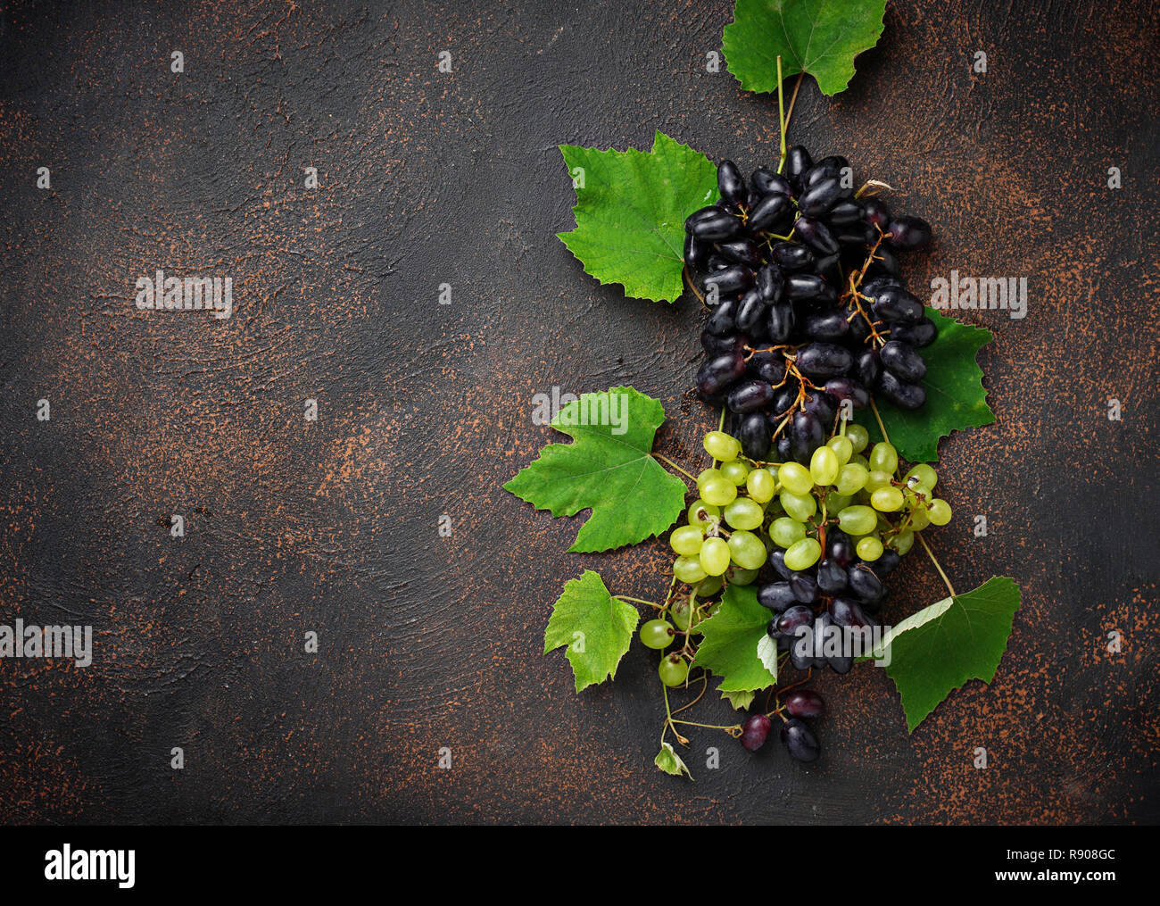 Assortment of grapes hi-res stock photography and images - Alamy