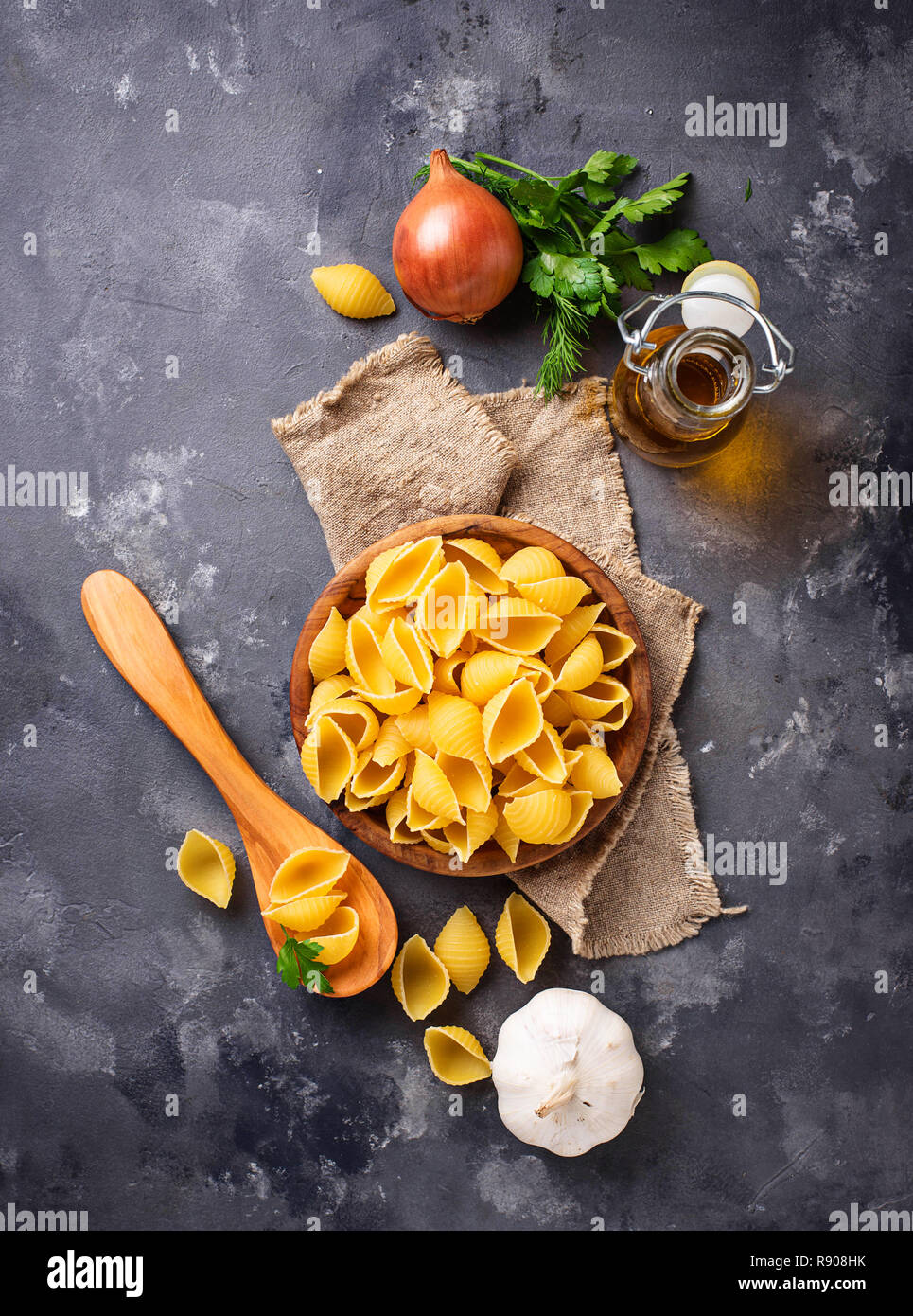 Raw uncooked italian conchiglioni pasta Stock Photo - Alamy