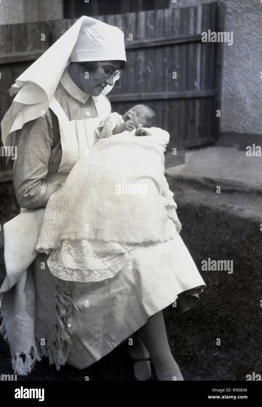 Ww2 uniform women hi-res stock photography and images - Alamy
