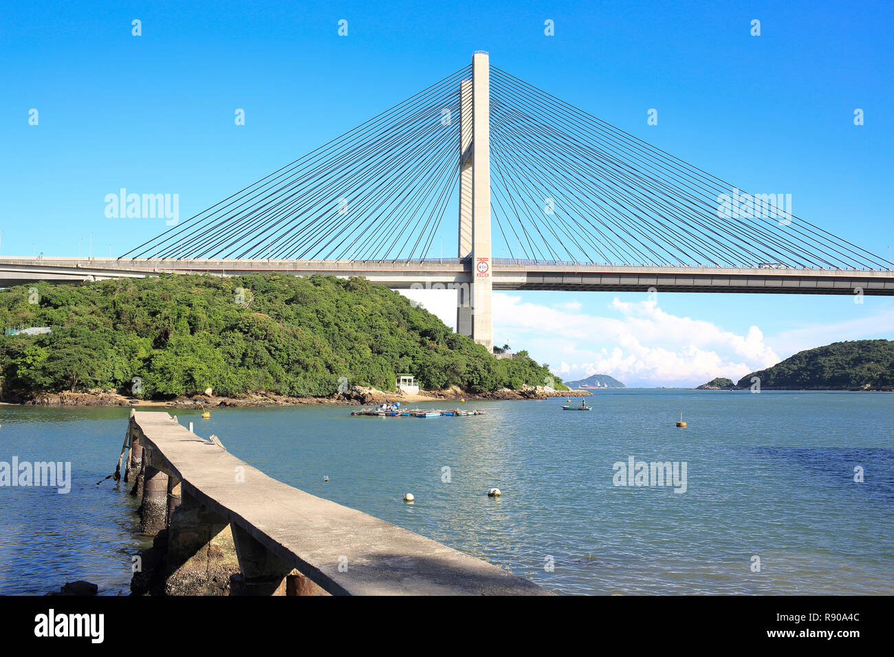 bridge scenes in hong kong, Tsing Ma Bridge and Ma wan Stock Photo - Alamy