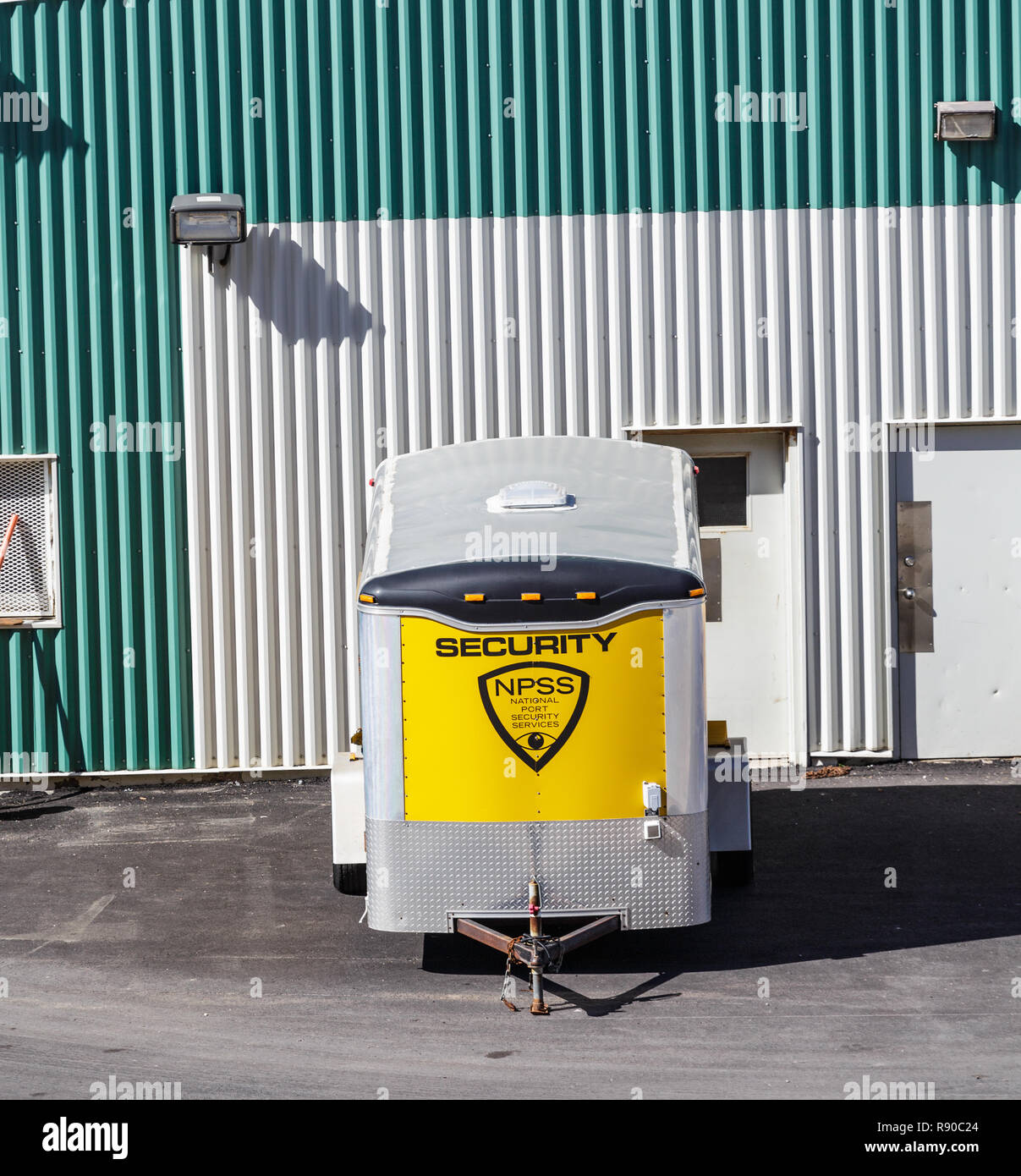 Harbor security hi-res stock photography and images - Alamy